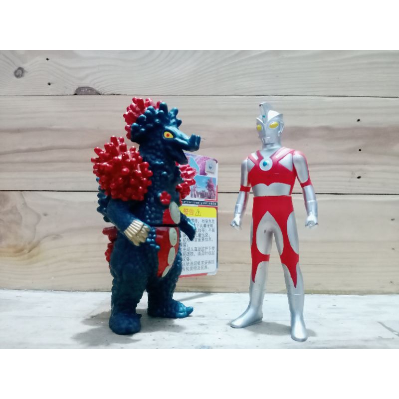 Jual figure karet ultra monster verokron vs ultraman ace kaiju | Shopee ...