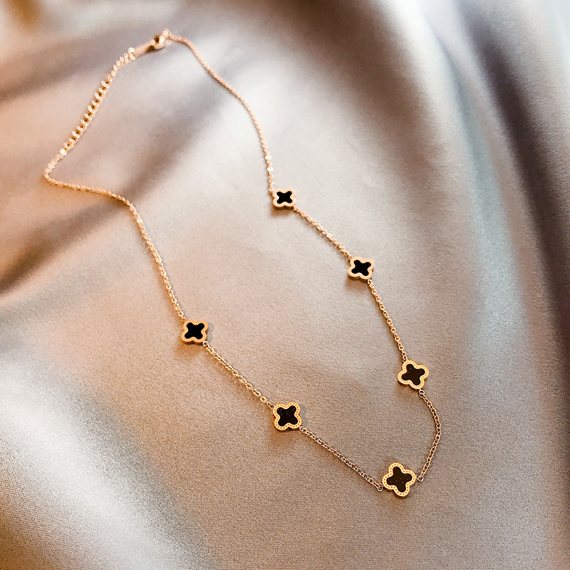 Jual Kalung Titanium 18K Emas Kalung Empat Daun Semanggi Perhiasan ...