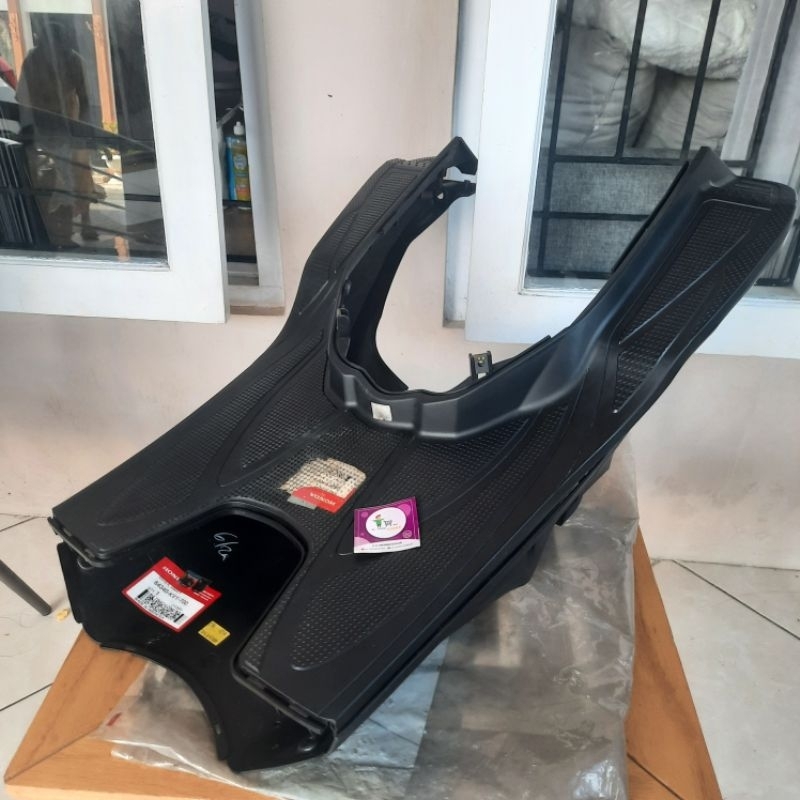 Jual Cover Lantai Step Floor Pijakan Kaki Atas Bawah Beat Karbu NOS Original AHM | Shopee Indonesia