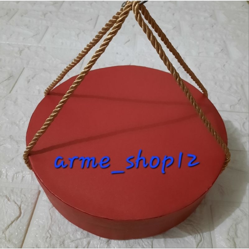 Jual Bloom box bulat diameter 18 dan 22 tinggi 5 (Ada tutup, plus tali ...