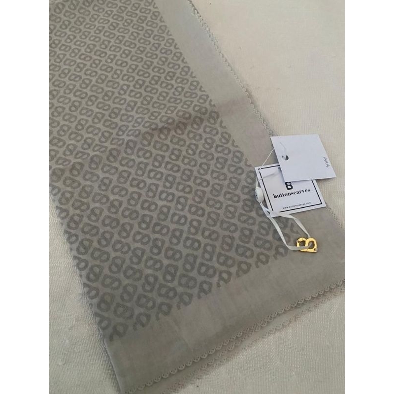Jual BUTTONSCARVES AS IS TAPIS | Shopee Indonesia