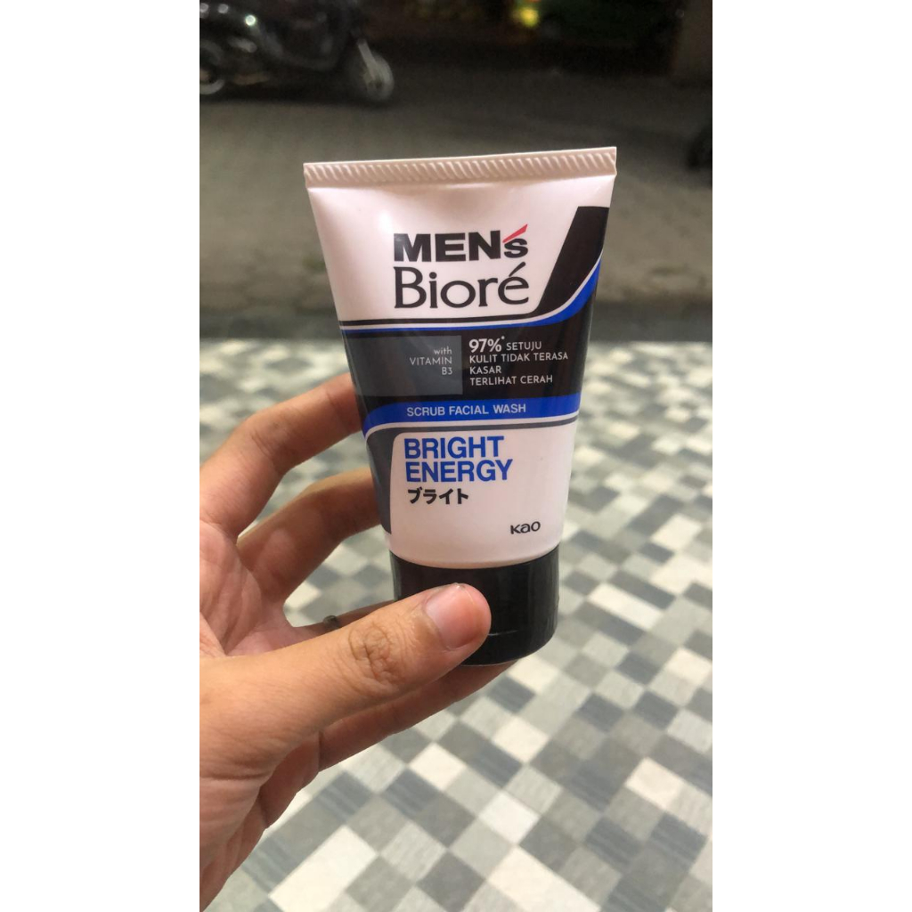 Jual Men's Biore Micro Scrub Sabun Muka Pria Untuk Kulit Kusam Bright Energy Eksfoliasi 40 gr ...