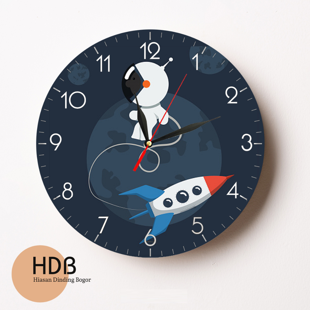 Jual HDB - Jam Dinding Astronot Wallclock Astronot - Model Kayu untuk ...