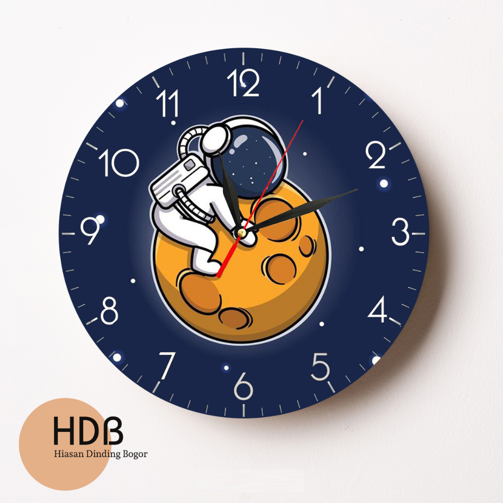 Jual HDB - Jam Dinding Astronot Wallclock Astronot - Model Kayu untuk ...