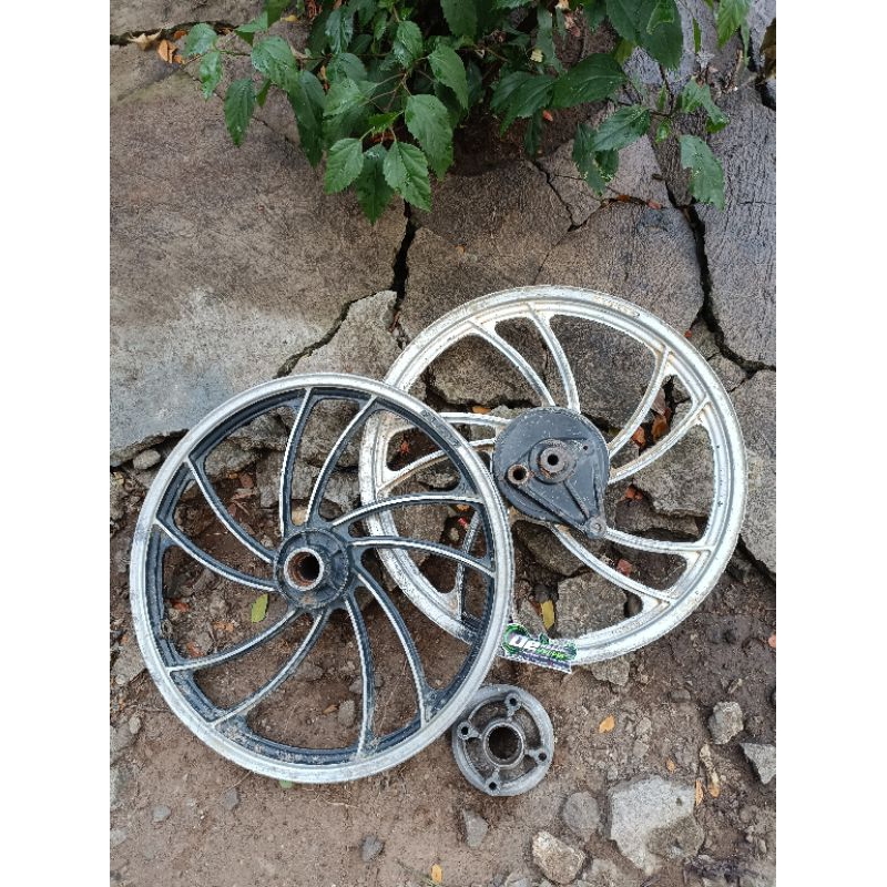 Jual VELG CEFIRO ORIGINAL SECOND // SISTEM PRE ORDER VELG MODEL LAIN ...