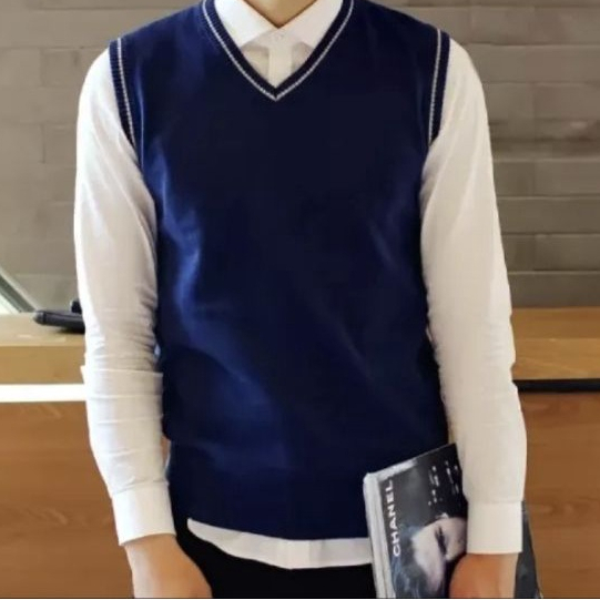 Jual Rompi Rajut Pria Knit Vest Vneck Variasi List Nathan – koen.id ...