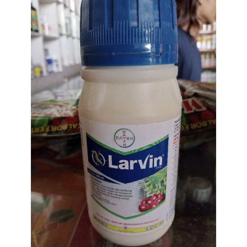 Jual obat pertanian insektisida LARVIN lm 250ml | Shopee Indonesia