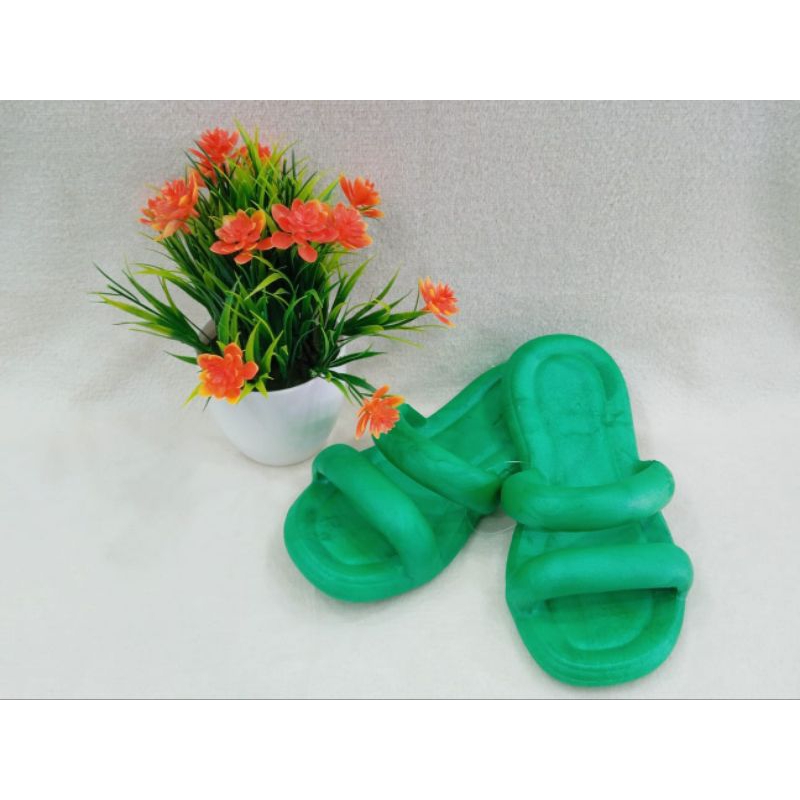 Jual SANDAL WANITA PVC TALI DUA BAHAN JELLY EMPUK POLOS | Shopee Indonesia