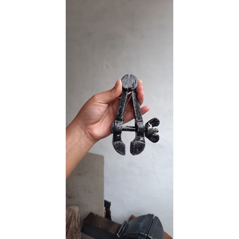 Jual capitan besi mini atau ragum mini | Shopee Indonesia