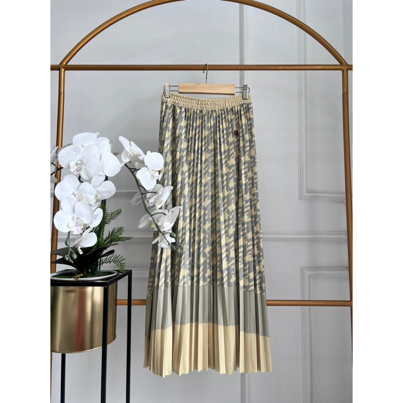 Jual Rok prisket monogram | Shopee Indonesia