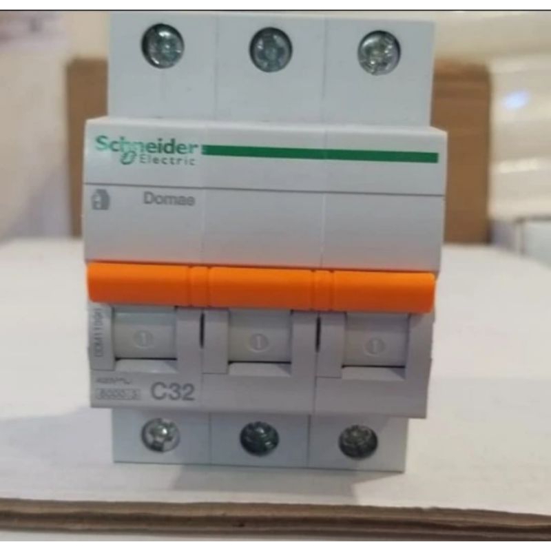 Jual MCB SCHNEIDER DOMAE 25A/ 32A/ 3 PHASE 3P ORI - 32 AMPERE | Shopee Indonesia