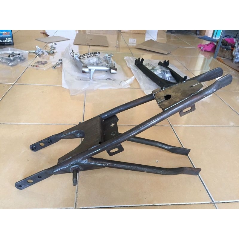Jual RANGKA BELAKANG/SAMBUNGAN RANGKA BELAKANG CB STD/GL100 | Shopee Indonesia