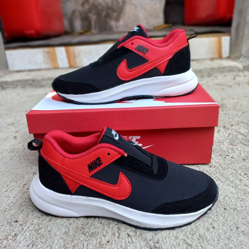 Jual sepatu sneaker running hitam pria dan wanita Nike tabung tali ...