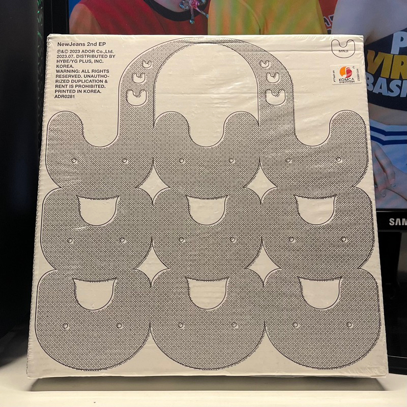 Jual NewJeans - 2nd EP ‘GET UP’ (Bunny Beach Bag Ver.) | Shopee Indonesia