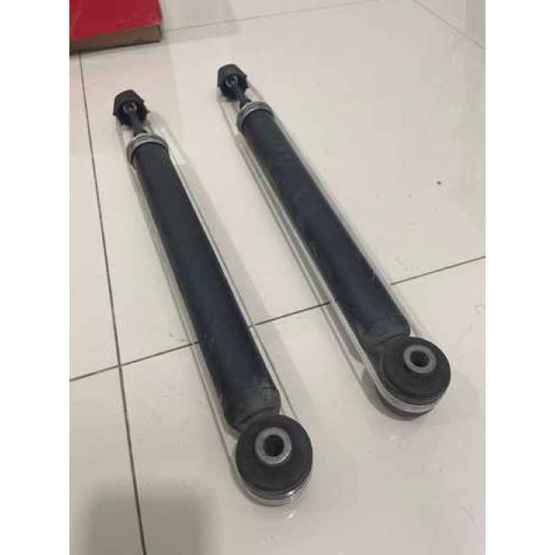 Jual Shock skok shockbreaker mitsubishi xpander X-pander belakang ...