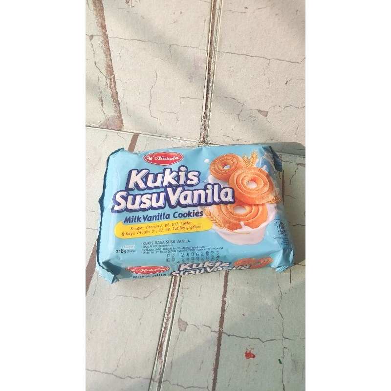 Jual biskuit kokola kukis susu vanila 218 gr setengah bubuk | Shopee ...