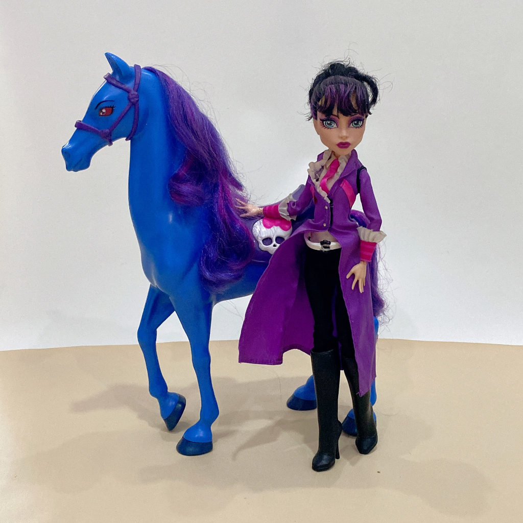 Jual Boneka Monster High Headless Headmistress Bloodgood dan Nightmare ...