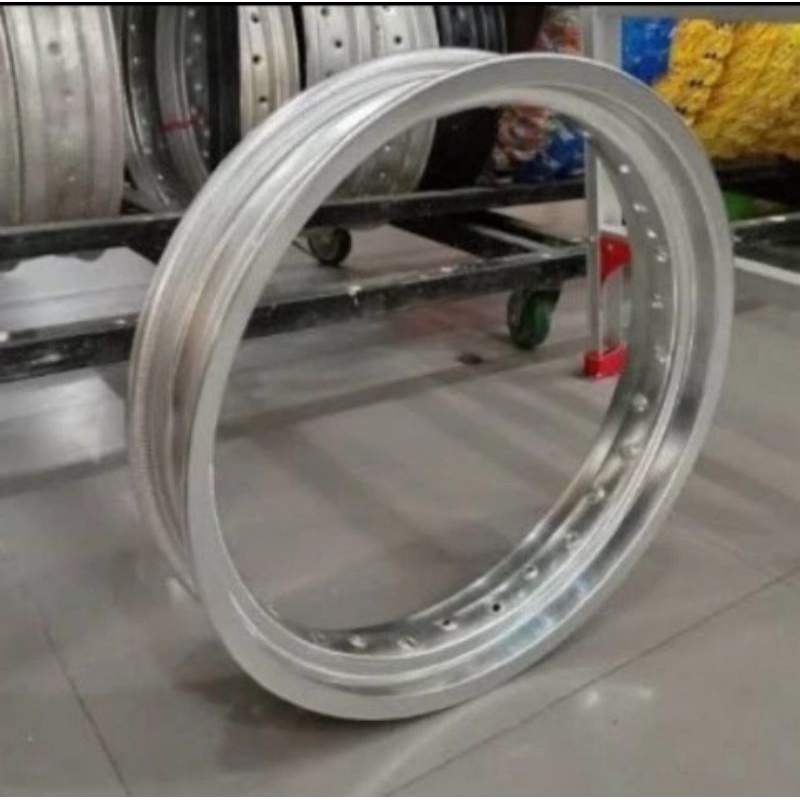 Jual velg 250 350 ring 17 hold 28 velg jari2 lubang 28 axio Japan ...
