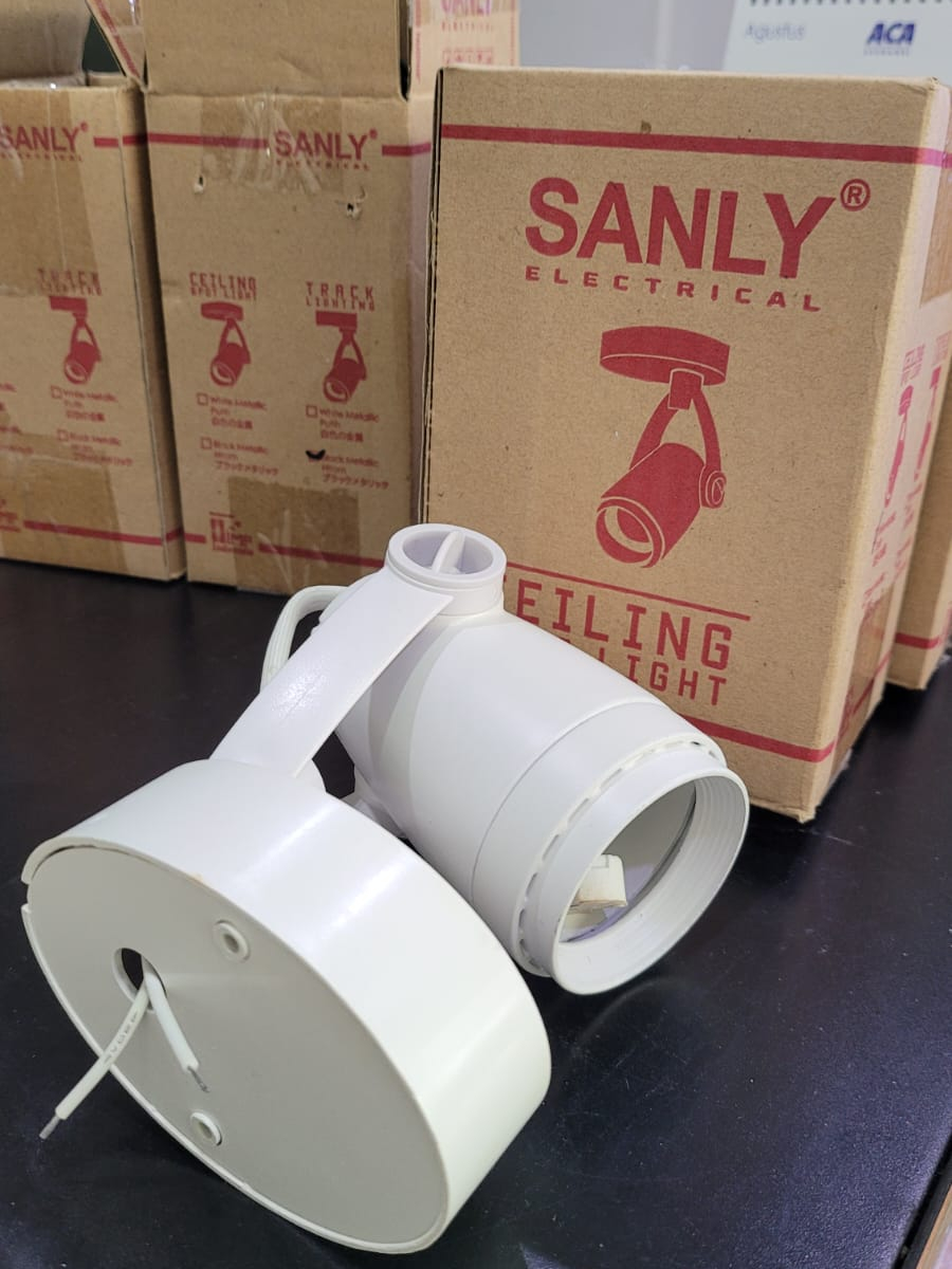 Jual KAP LAMPU SOROT RELL TRACK / PLAFON REL PUTIH HITAM FITTING ...