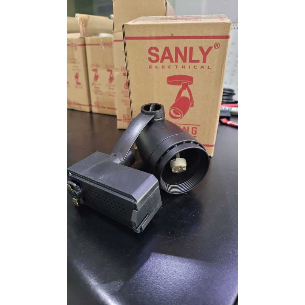 Jual KAP LAMPU SOROT RELL TRACK / PLAFON REL PUTIH HITAM FITTING ...