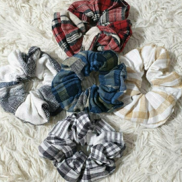 Jual Ikat rambut / scrunchie motif kotak-kotak | Shopee Indonesia