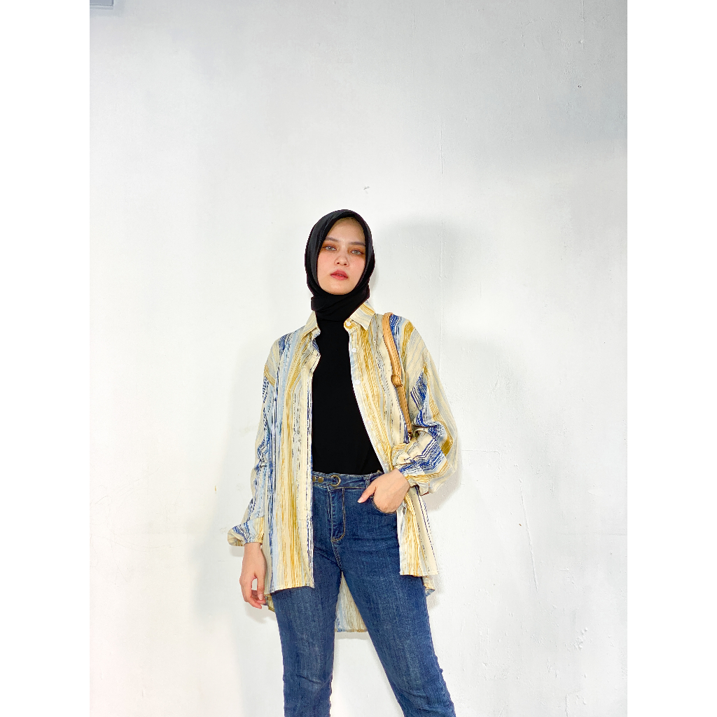 Jual Lala Gallery - Kemeja Oversize Motif 01 (RESTOCK) - FREE HIJAB ...