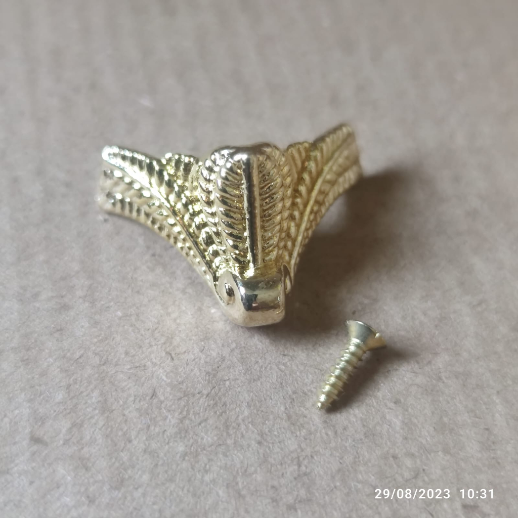 Jual Siku box besi emas / Kaki siku box emas / Siku box antik 20x20x25 ...