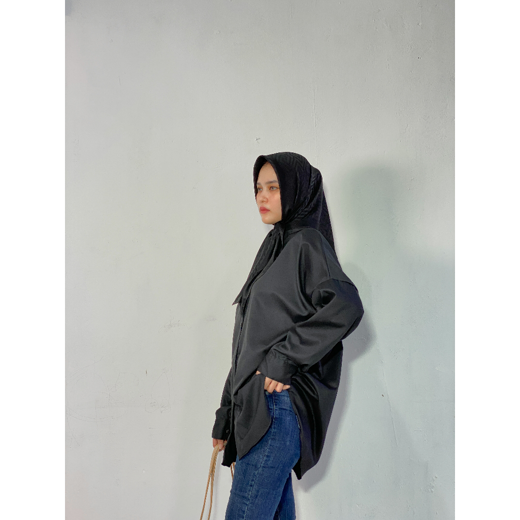 Jual Lala Gallery - Kemeja Basic Oversize in Black - FREE HIJAB BELLA ...
