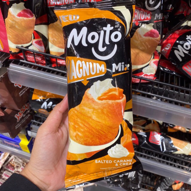 Jual MOLTO MAGNUM MIX SALTED CARAMEL & CREAM | ROTI CROISSANT MESIR ...