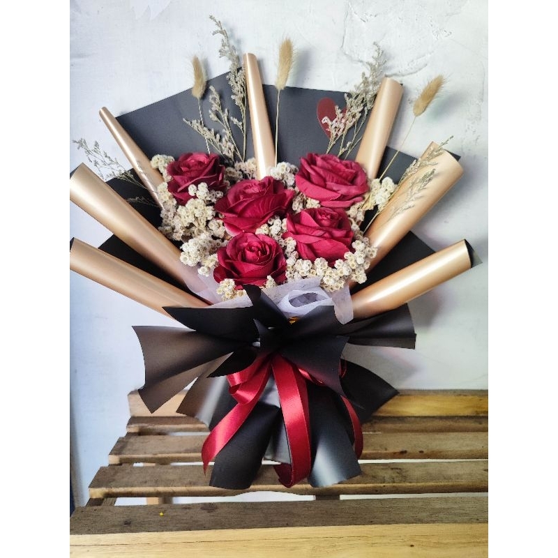 Jual buket bunga mawar merah artificial premium mixed edelweiss, bunny ...