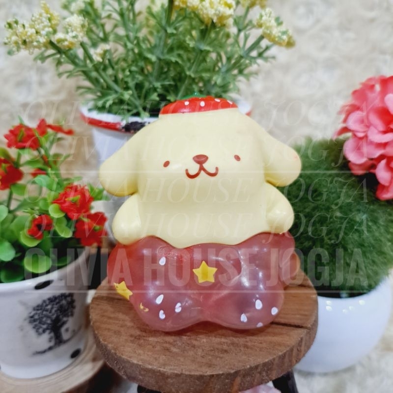 Jual Action Figure Pompompurin Strawberry Cloud Cake Topper Pompompurin ...