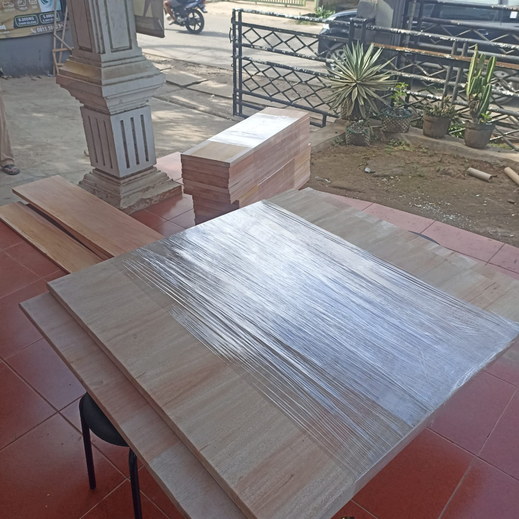 Jual Papan Kayu Custom Jati Belanda Pinus Mahoni Lebar dan Panjang Bisa ...