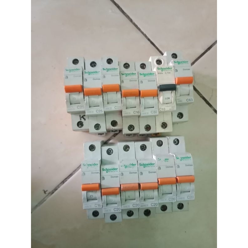 Jual MCB ScHNEIDER DOMAE | Shopee Indonesia
