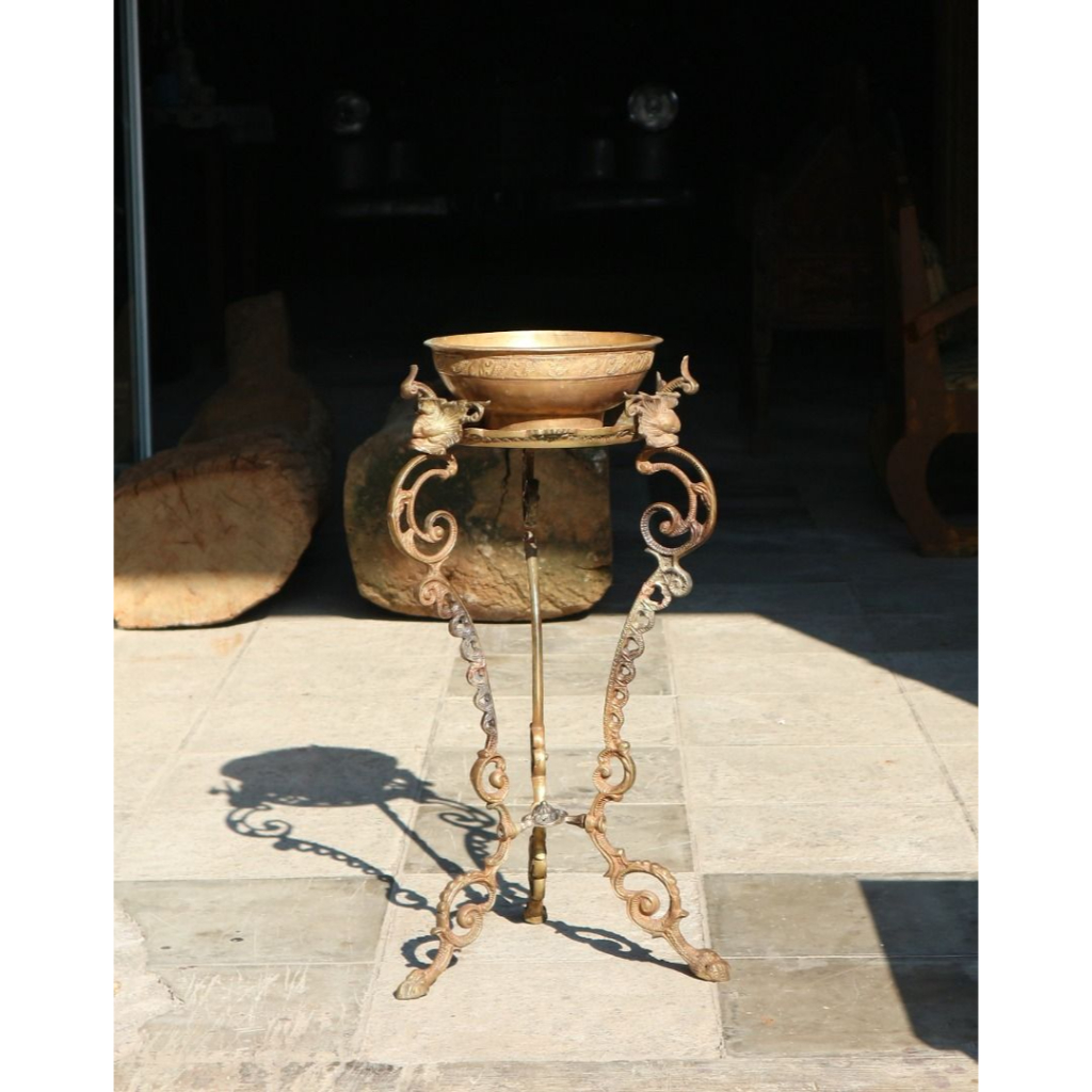 Jual Meja Antik/Tatakan Pot/Tatakan Vas Kuningan | Shopee Indonesia