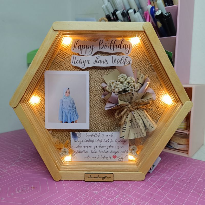 Jual Bingkai Foto Stik Es Krim Hexagonal Frame Kado Ulang Tahun Kado Wisuda Kado Pernikahan ...