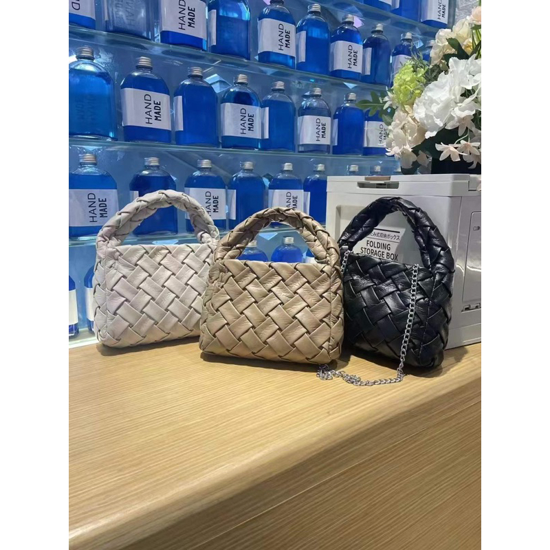 Jual Flo's Tas Mini Anyam PU (B1824#) | Shopee Indonesia