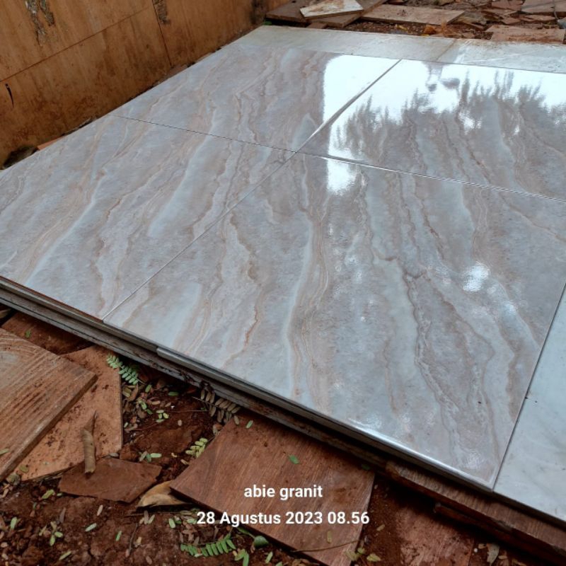 Jual keramik lantai 50x50 sparta brown | Shopee Indonesia