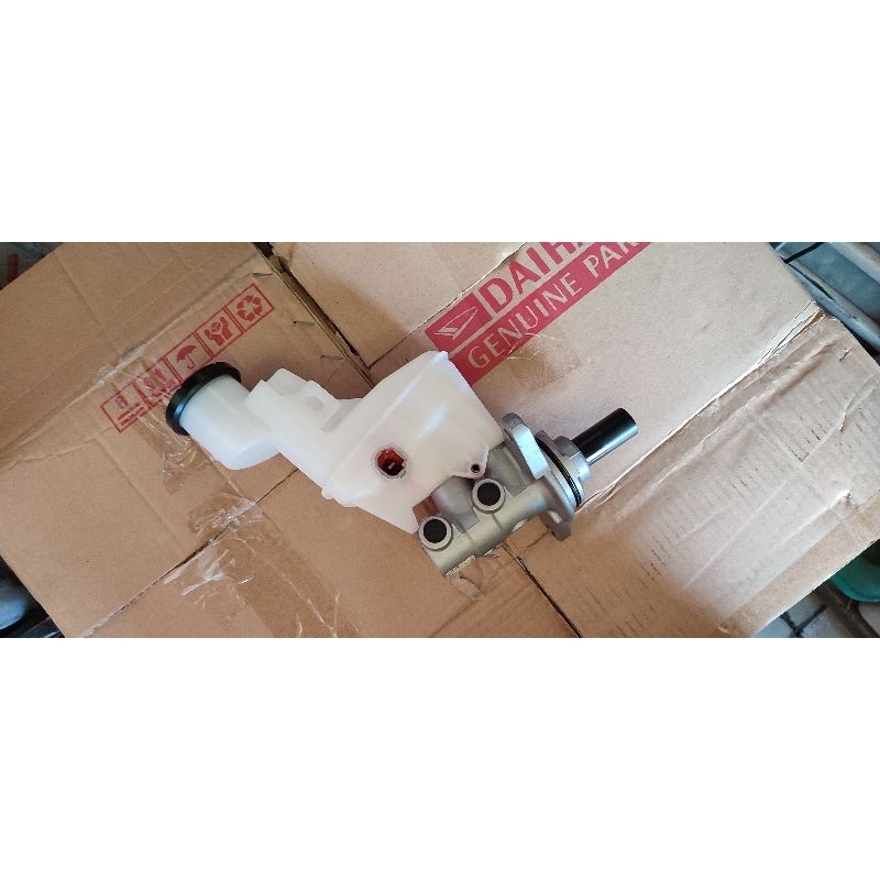 Jual Master Rem Brake Master Assy Daihatsu Sigra Calya original | Shopee Indonesia