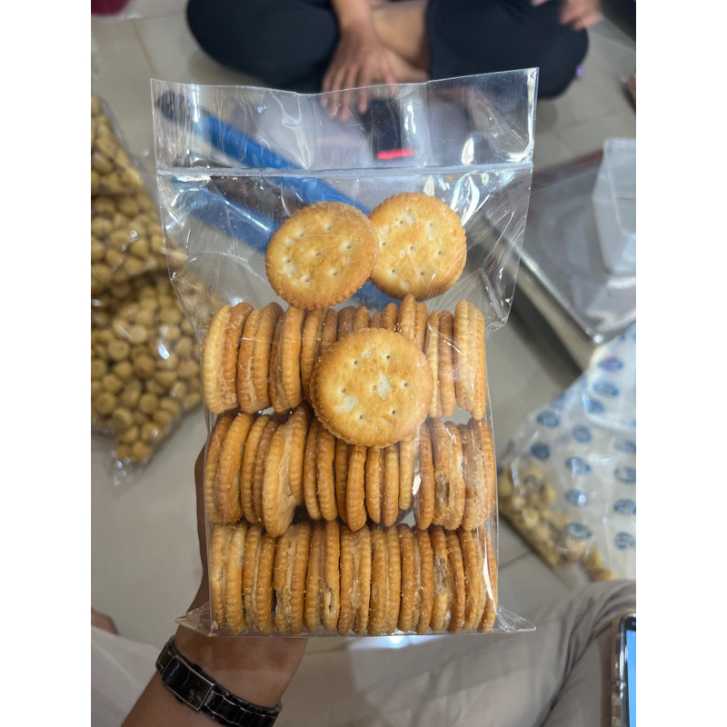 Jual BISKUIT KACANG MLY 250g | Shopee Indonesia