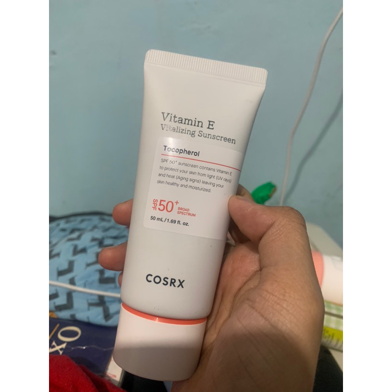 Jual COSRX VITAMIN E Vitalizing Sunscreen SPF 50+ preloved ( 90% ) | Shopee Indonesia