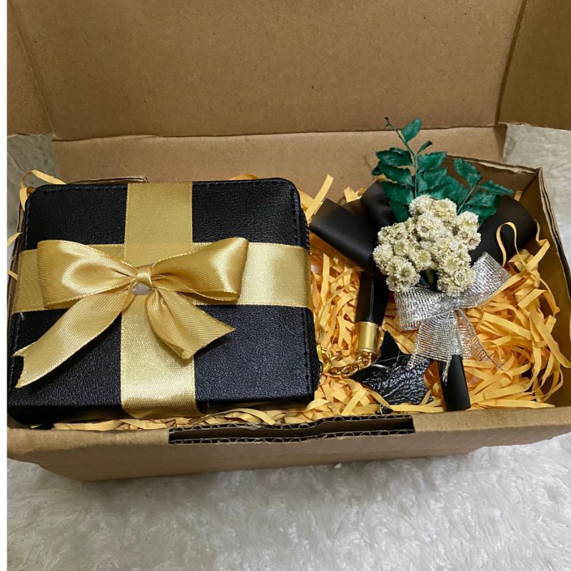 Jual KADO HAMPERS MURAH GIFT BOX CEWEK, HADIAH ULANG TAHUN CEWEK , HADIAH WISUDA , HADIAH ...