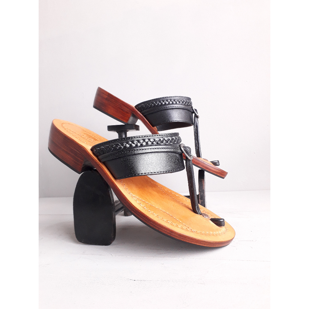 Jual Sandal Datuak Kulit Asli Tempahan Sandal Khas Minang Melayu Capal ...