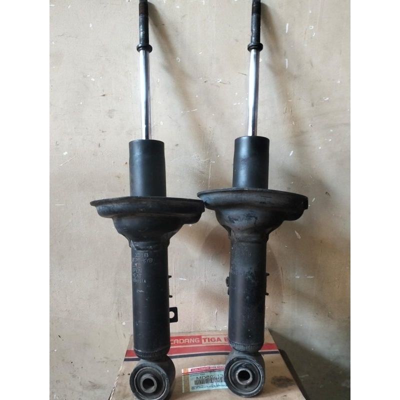 Jual Shockbreaker Toyota kijang Innova Reborn depan original | Shopee ...