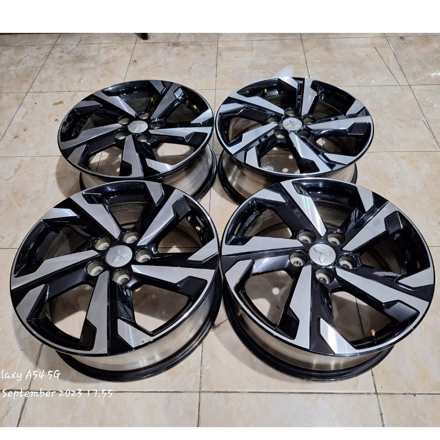 Jual Velg Original Xpander Ultimate Ring 17 Velg Copotan Mobil Xpander ...
