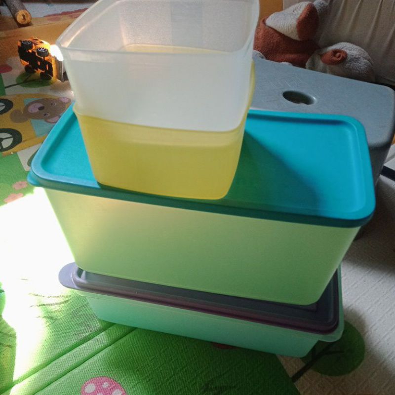 Jual paket 4 Tupperware second | Shopee Indonesia