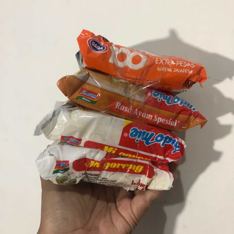 Jual Mie Mix 4 pcs (indomie goreng, indomie rebus, mie gaga) | Shopee ...