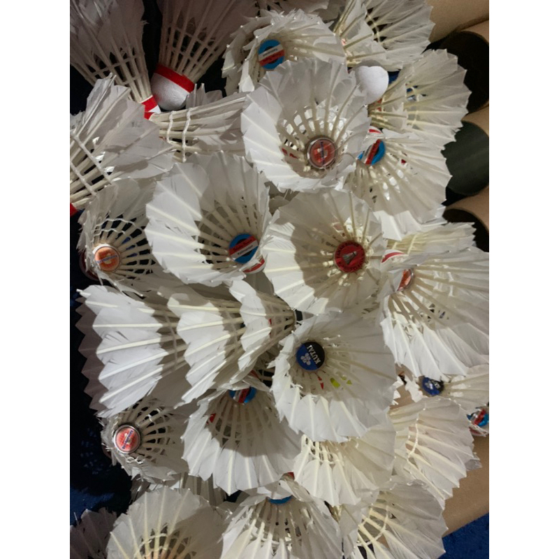 Jual shuttlecock bekas isi 5 / 60biji | Shopee Indonesia