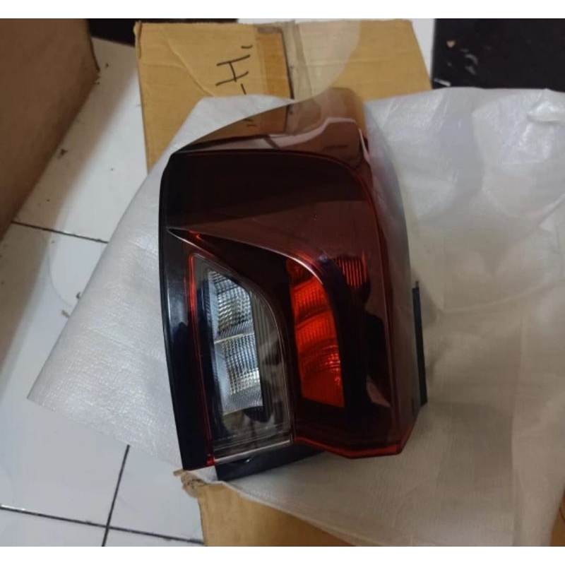 Jual LAMPU STOP/STOPLAMP AVANZA 2022 TYPE E ORIGINAL | Shopee Indonesia