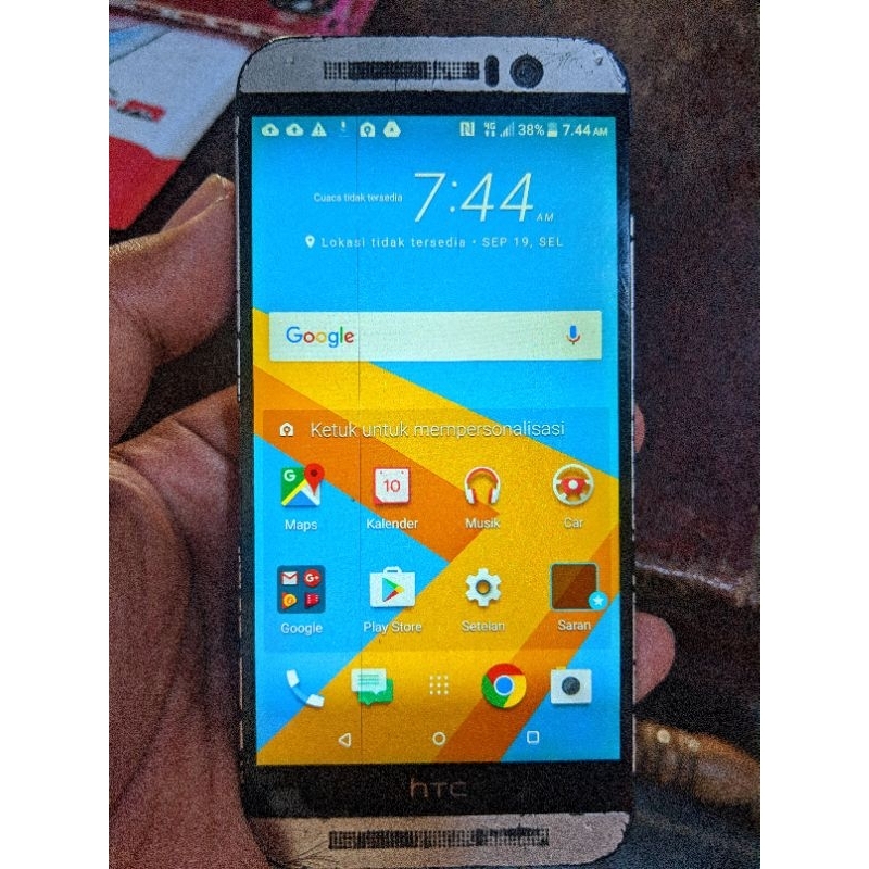 Jual lcd htc m9u, minus ada garis nya sehelai seperti difoto, ts masih utuh gak ada yang pecah ...