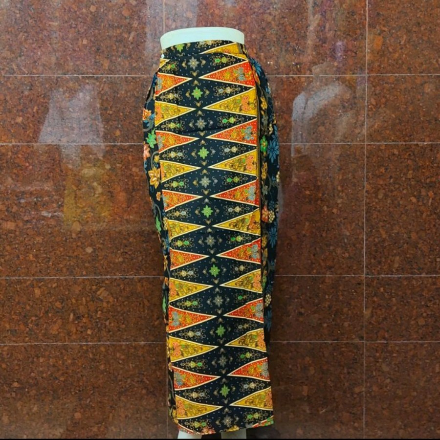 Jual ROK BETAWI PUCUK REBUNG MOTIF CEREBONAN/ROK ENCIM/BAWAHAN KEBAYA ...
